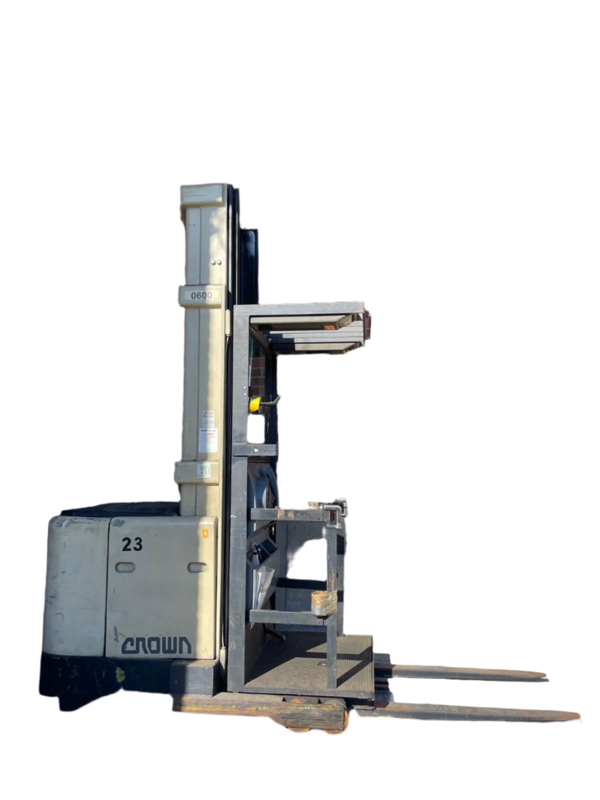 Crown SP3200 Electric Stand-Up Order Picker Forklift, CAP# 3,000lbs ...