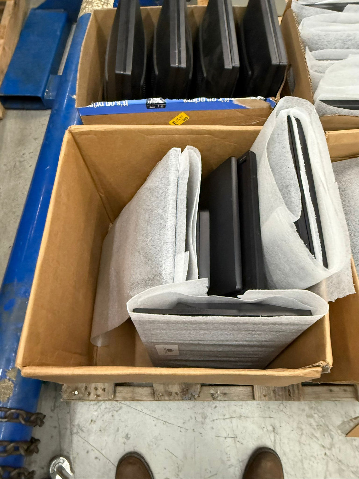 Mixed Computer Monitors WHOLESALE BULK - Lot of 7 Total Monitors ...