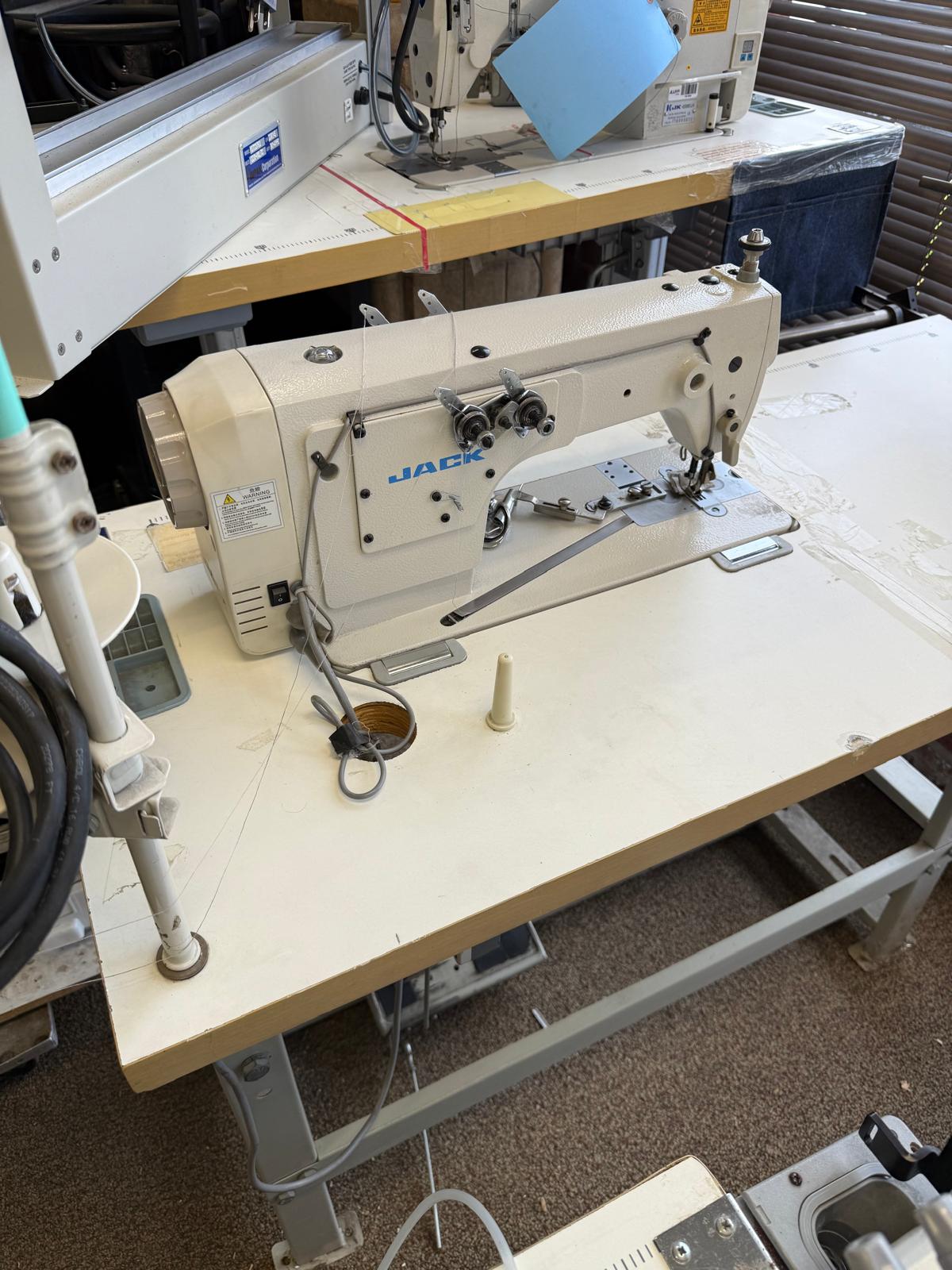 JACK JK-797DI-3-504 4 Thread Overlock Small Cylinder Industrial Sewing ...